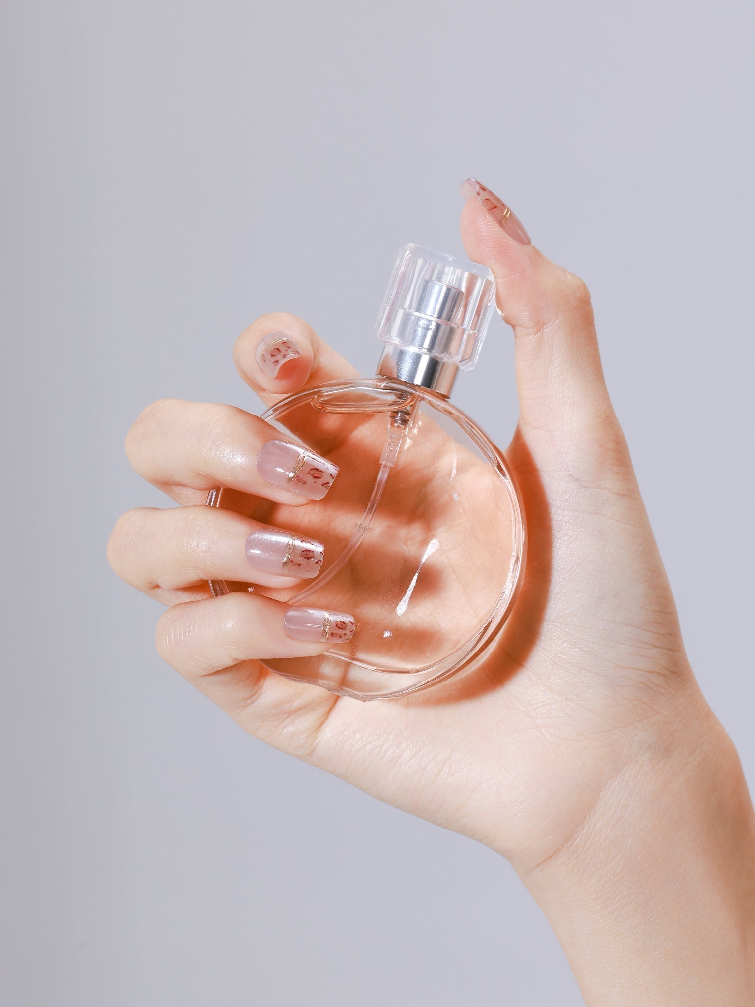 Do Press On Nails Look Real? How to Make Them Pass Like a Fresh Salon ...
